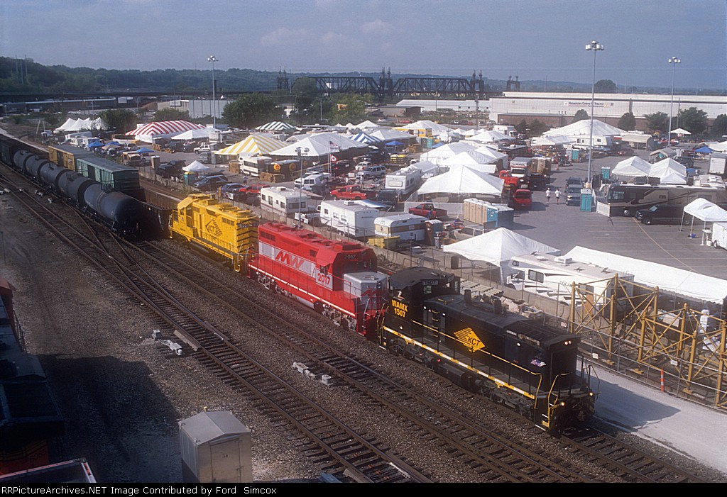 KCT 1507, MWLX 2017, KCT 2006, passing the American Royal BBQ @ 23rd Street.